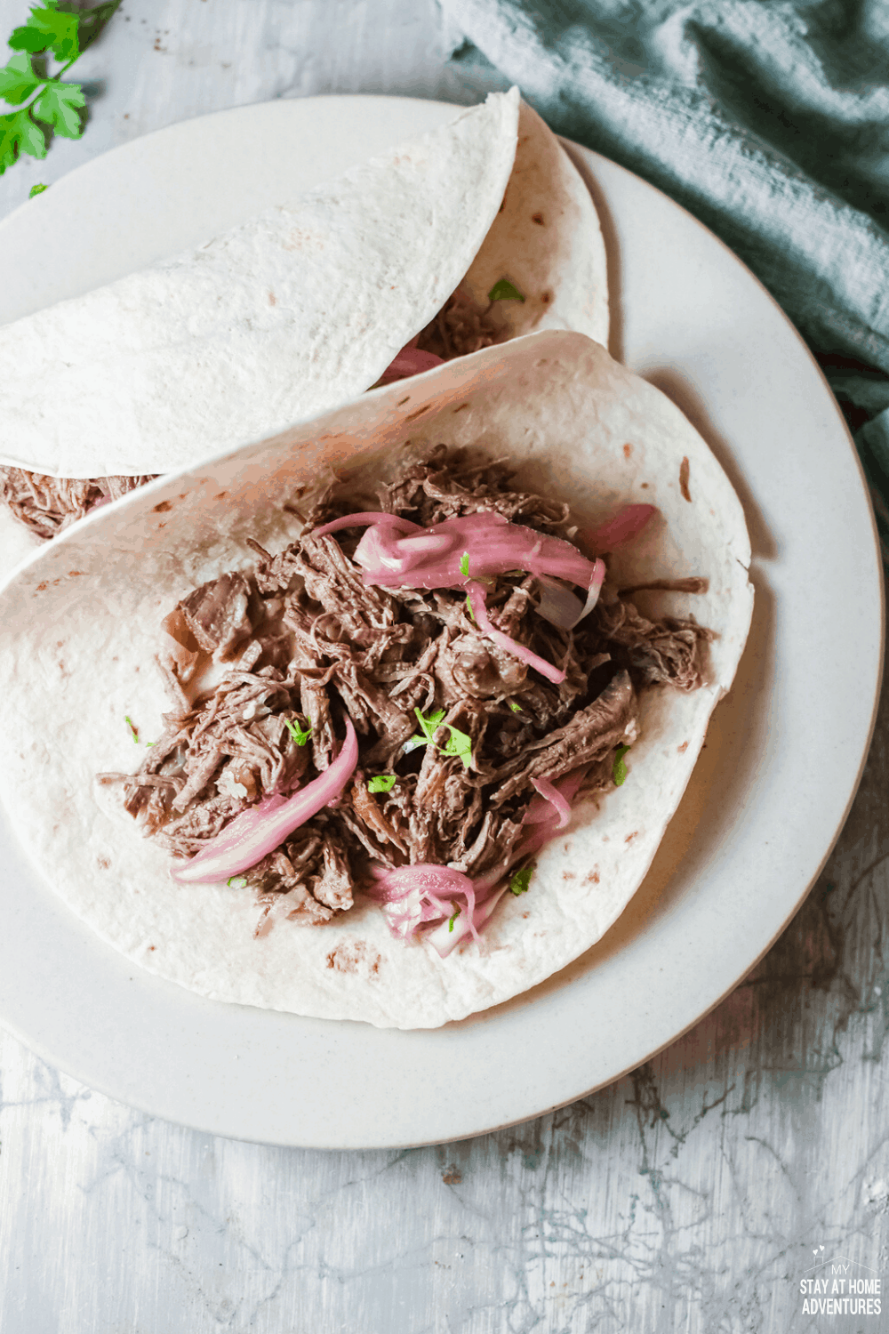 How to Make Shredded Beef Tacos (Tacos de Carne Deshebrada)